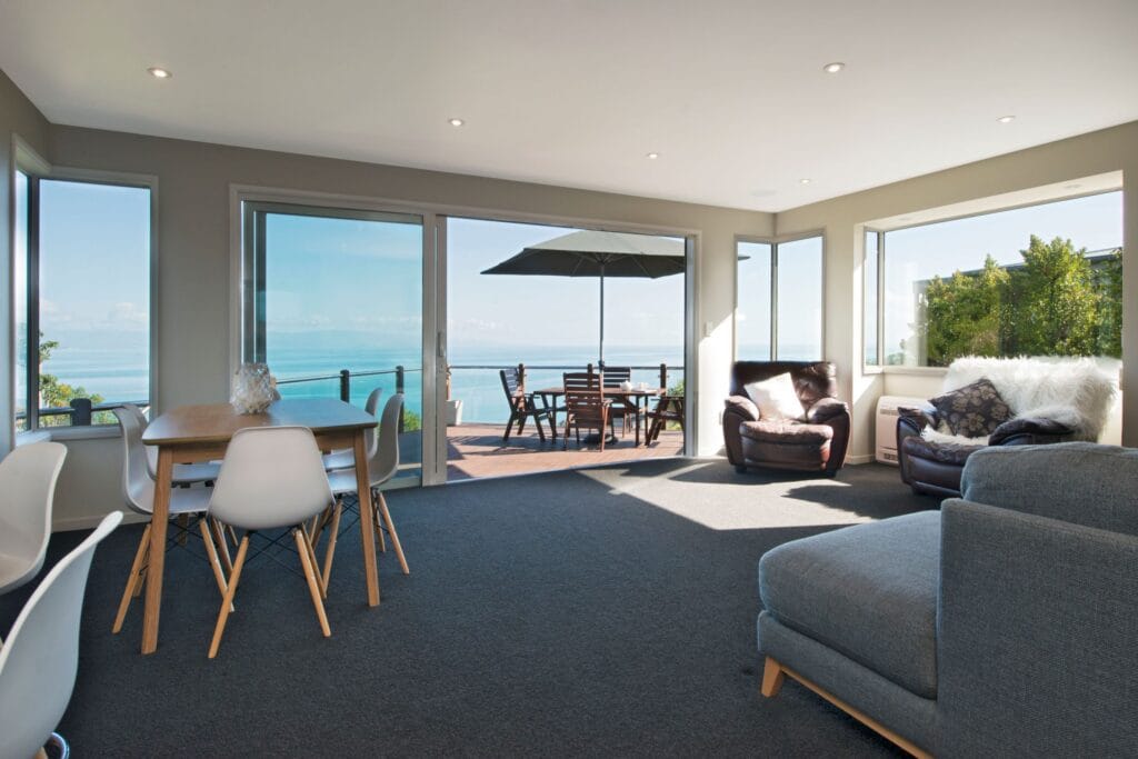 Selah Retreat – Peaceful with a Stunning View! - bookably.nz